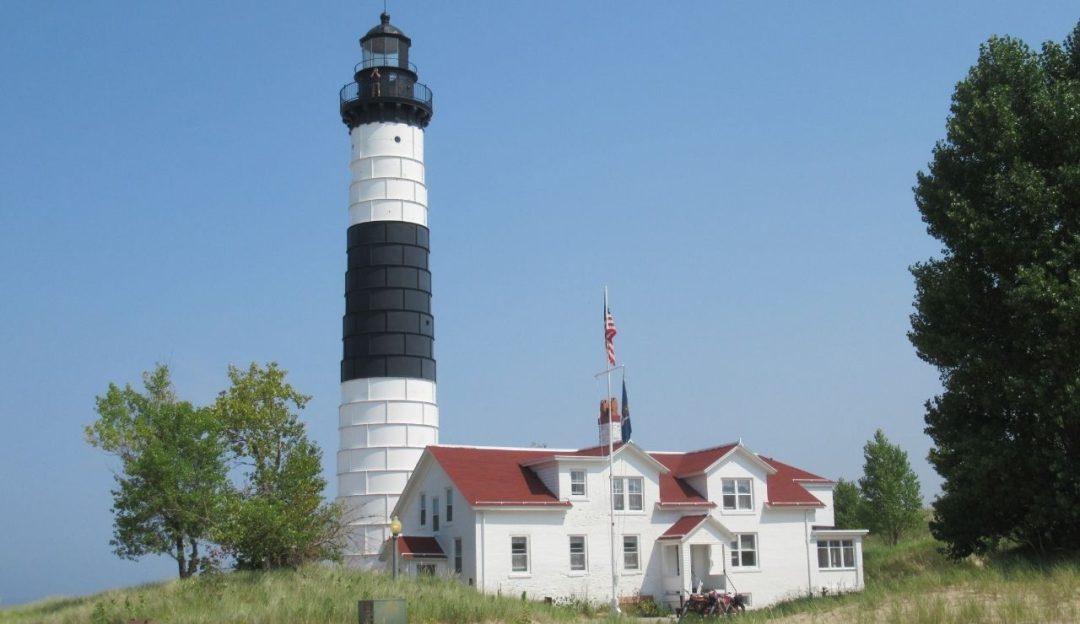 18 Iconic Lighthouses That Mark the Nation’s Shores | Backroad Planet
