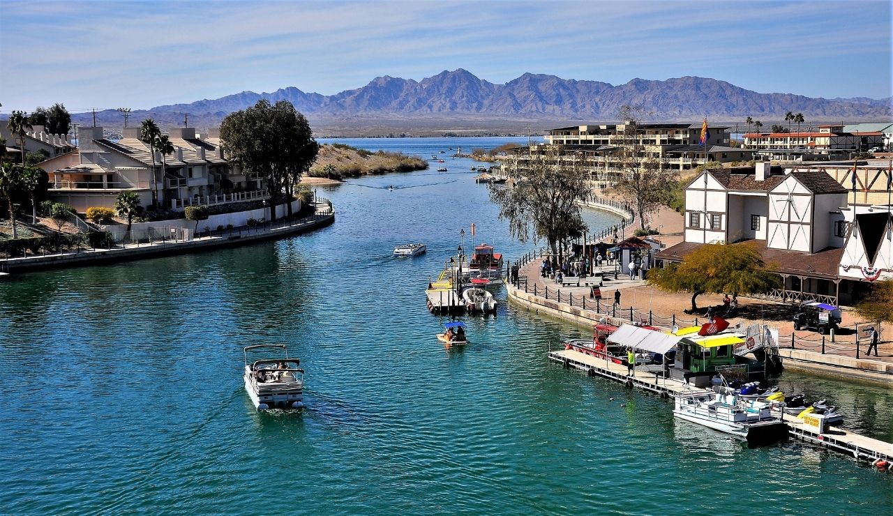 15 Scenic Lakes for a Family Road Trip | Backroad Planet