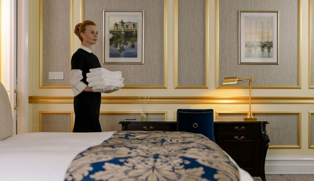 8 Hotel Room Items Staff Say You Should Never Touch | Backroad Planet