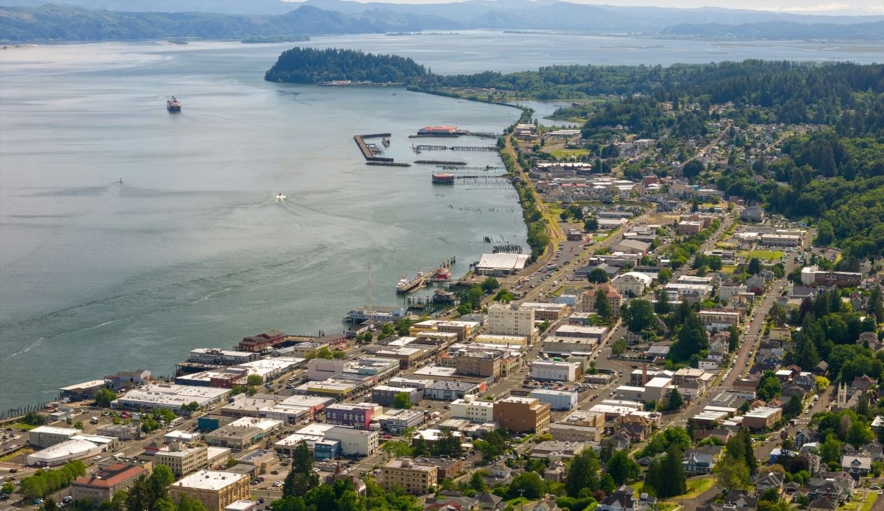 8 Oregon Coast Towns That Lost Their Peaceful Charm, According to ...