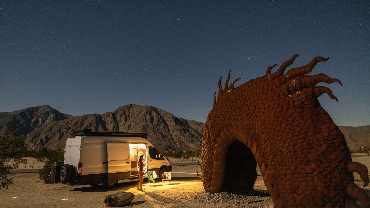 10 Oldest Roadside Attractions in the US Still Open to Visit | Backroad ...