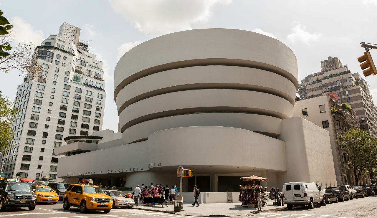 10 Coolest Buildings to See Across the US | Backroad Planet