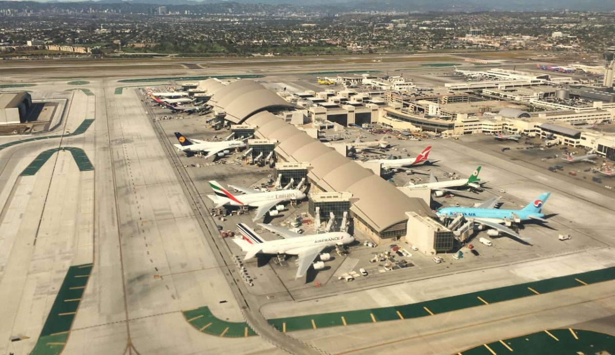 7 Longest Commercial Runways in the U.S. You Can Actually Visit ...