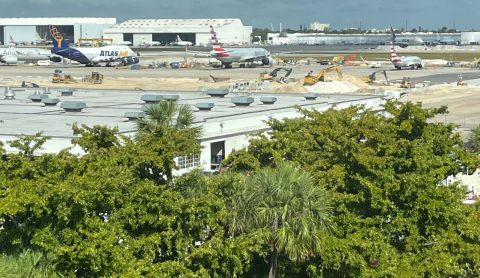 7 Longest Commercial Runways in the U.S. You Can Actually Visit ...