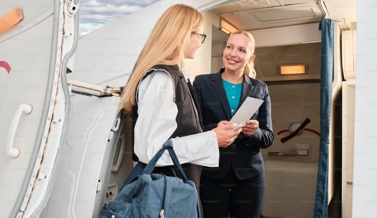 9 Well-Meaning Passenger Habits That Backfire on Flights | Backroad Planet