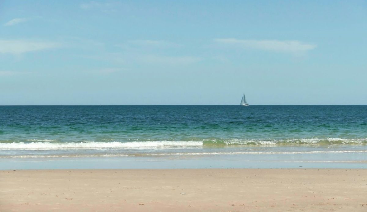 12 Australian Beaches That Are Safer and Calmer Than Bondi | Backroad Planet