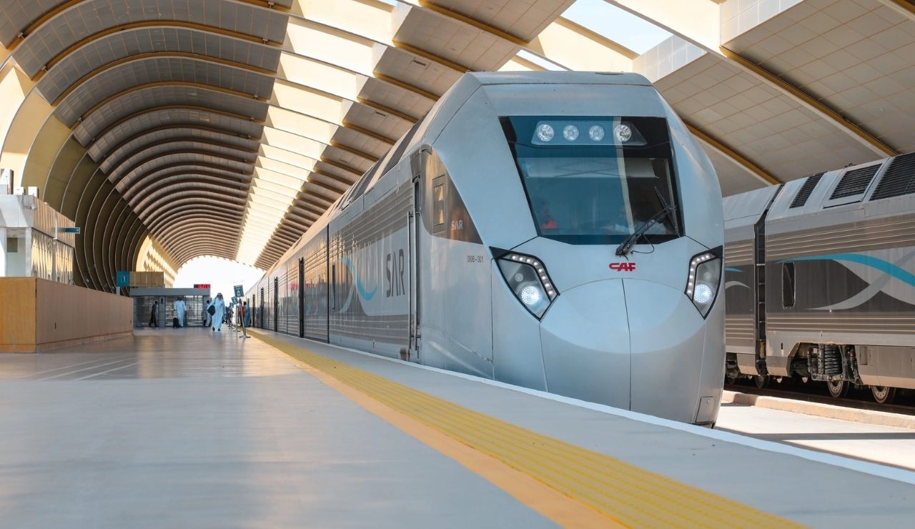 What It’s Really Like to Ride Saudi Arabia’s Hardest Train Route ...