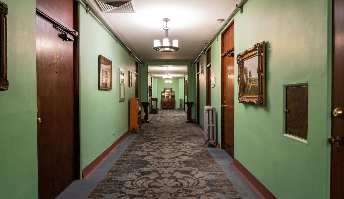 The One-Night Hotel Rule Seasoned Travelers Always Follow | Backroad Planet