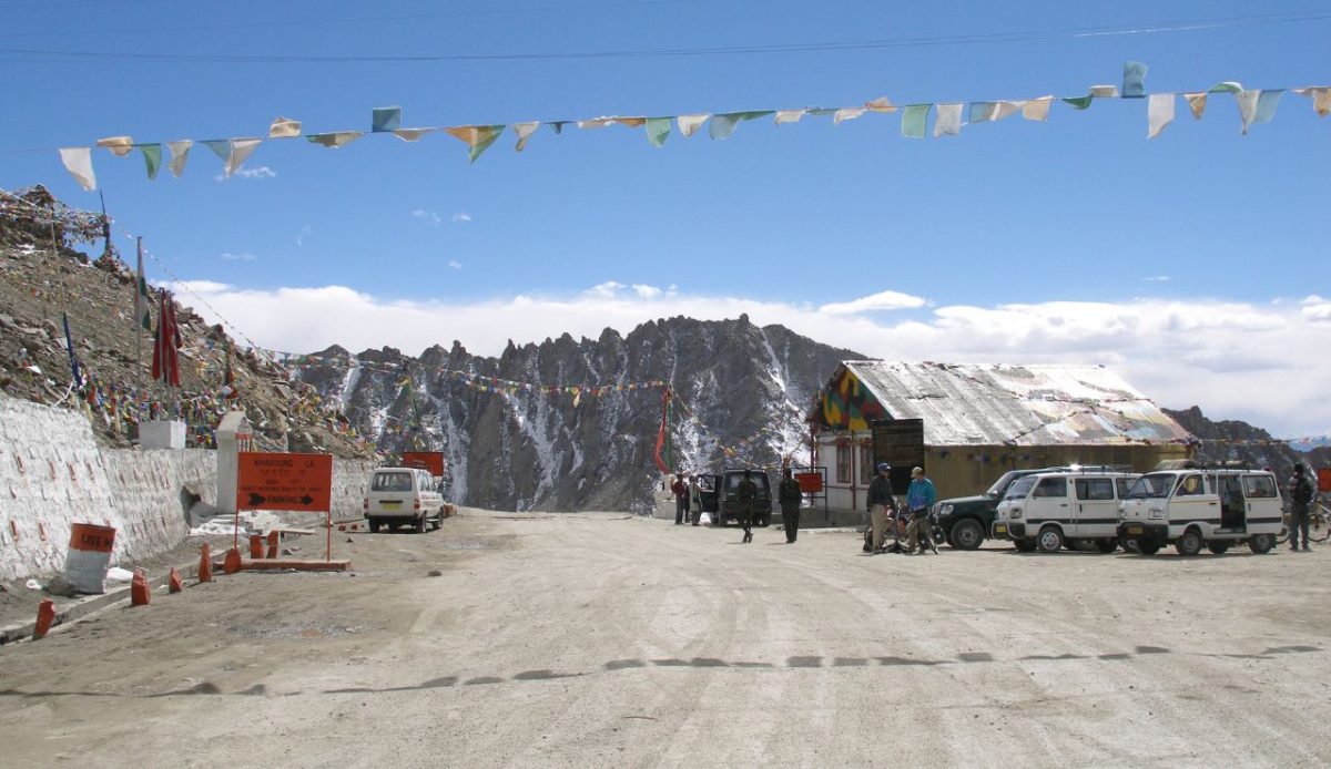 11 Epic High-Altitude Roads Considered the Ultimate Driving Challenge ...