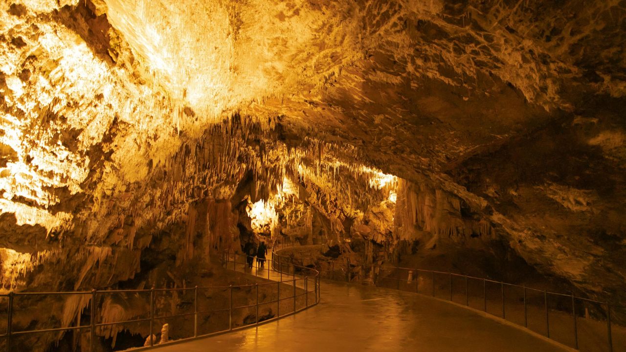 9 Explorable Cave Systems That Test Even the Boldest Adventure Seekers ...