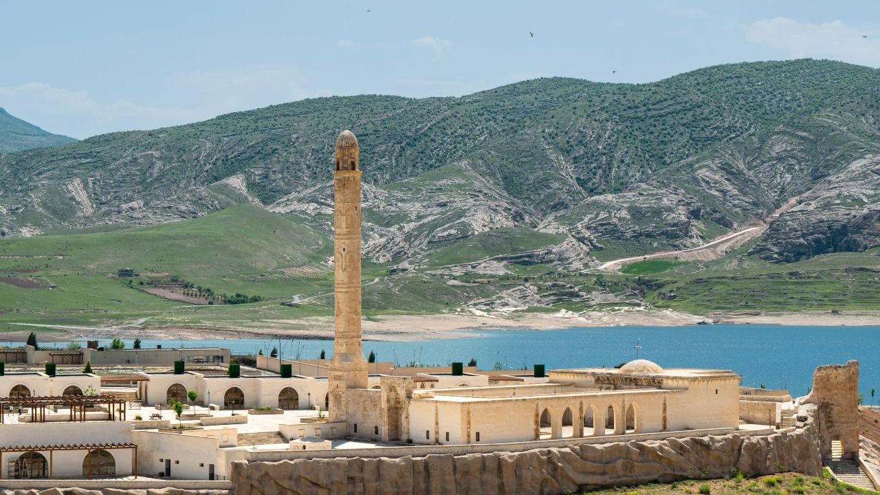 9 Unexpected Town Names Around the World That Make Travelers Do a ...