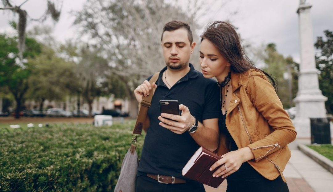 10 Red Flags When Booking a Last Minute Romantic Getaway | Backroad Planet