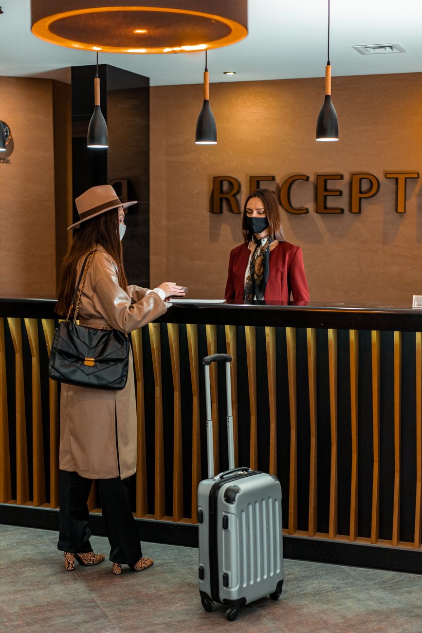 5 Luggage Storage Moves That Can Rescue the Awkward Last Day of a Trip ...